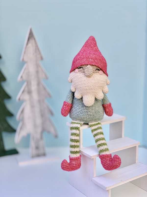 Twinkleton the Gnome amigurumi pattern - Amigurumi.com