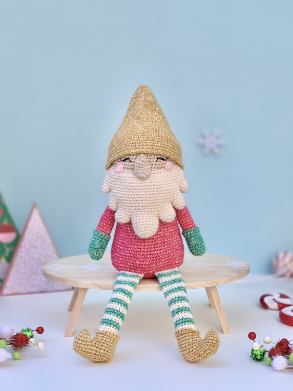 Twinkleton the Gnome amigurumi pattern - Amigurumi.com