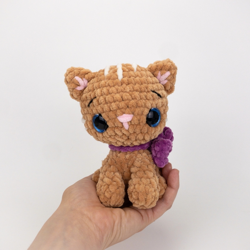 Cinnabun the Cat amigurumi pattern - Amigurumi.com