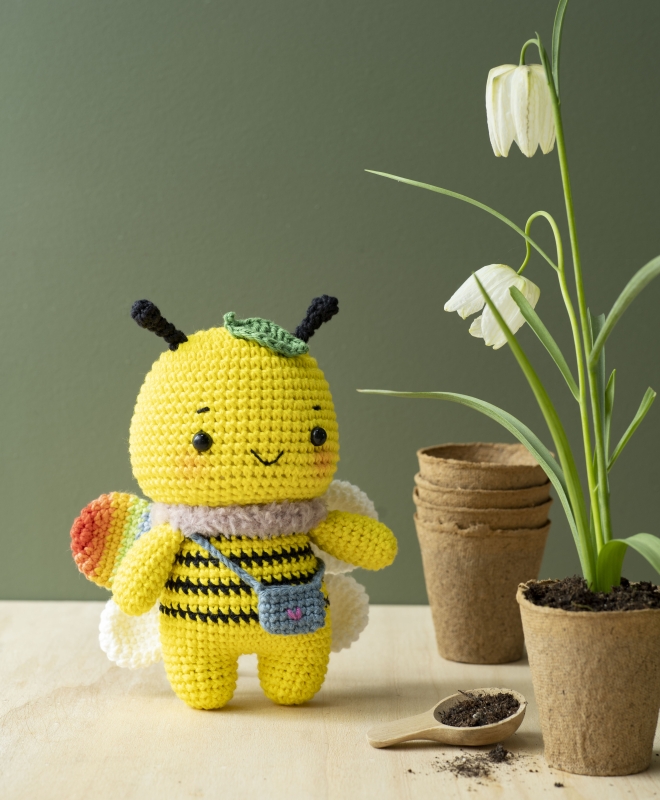 Anne the bee amigurumi pattern - Amigurumi.com