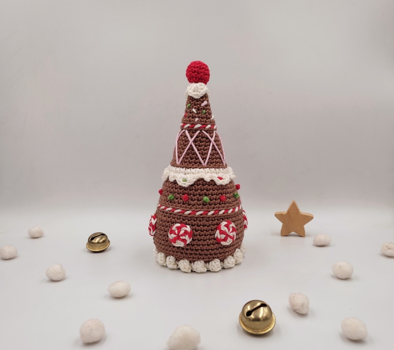 Gingerbread Christmas Tree amigurumi pattern - Amigurumi.com