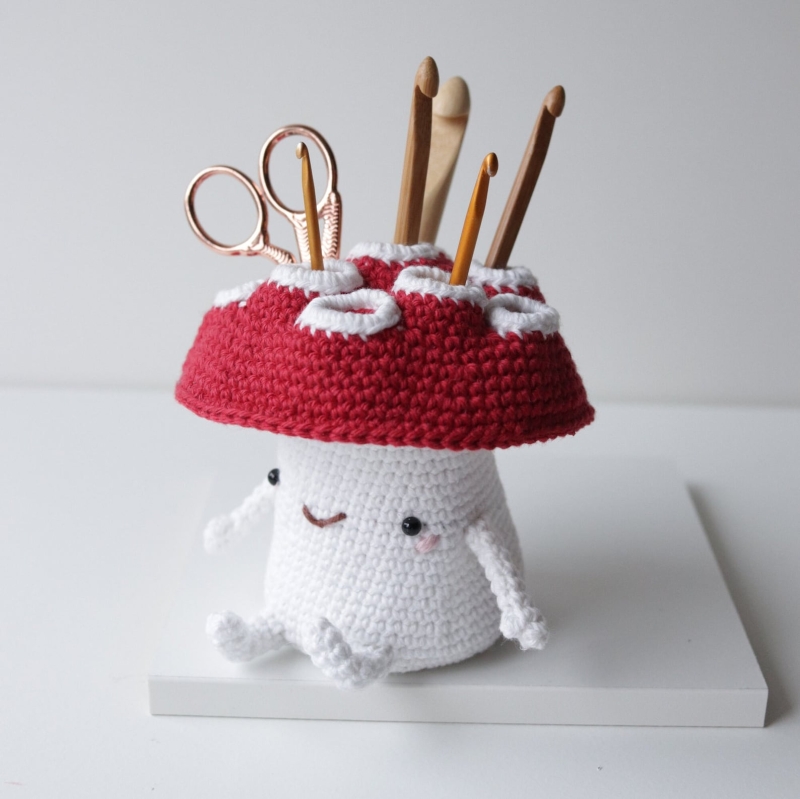 Tidy Little Toadstool amigurumi pattern - Amigurumi.com