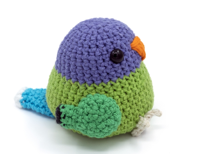 Plum-headed Parakeet amigurumi pattern - Amigurumi.com