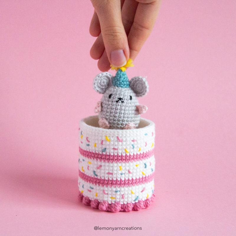 Birthday Surprise amigurumi pattern - Amigurumi.com