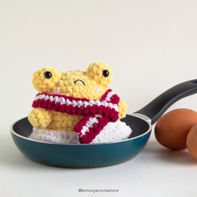Eggo Froggo amigurumi pattern - Amigurumi.com
