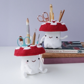 Tidy Little Toadstool amigurumi pattern - Amigurumi.com