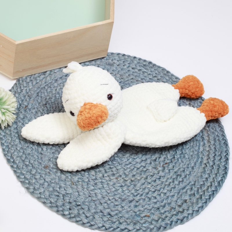 Duck snuggler lovey amigurumi pattern - Amigurumi.com