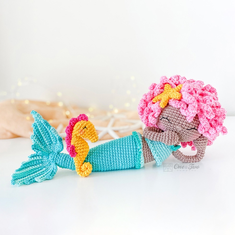 Lyra the Mermaid Dolly amigurumi pattern - Amigurumi.com