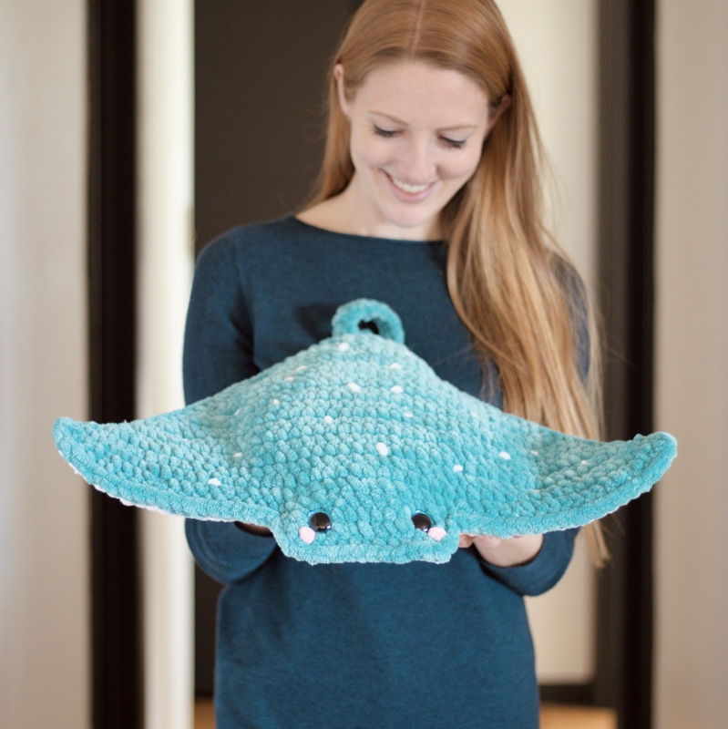 No Sew Plush Ruby Ray the Mega Ray amigurumi pattern - Amigurumi.com