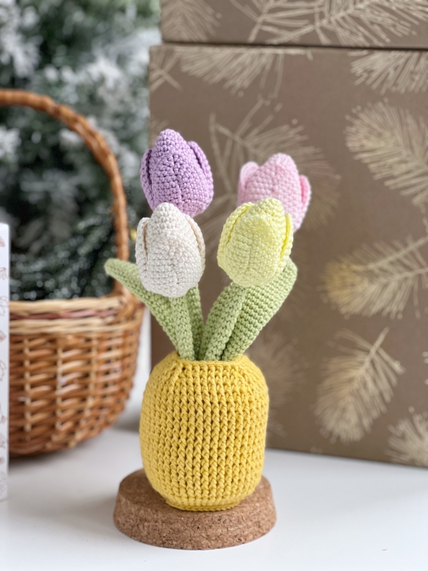 Crochet Spring Flowers in Vase amigurumi pattern - Amigurumi.com