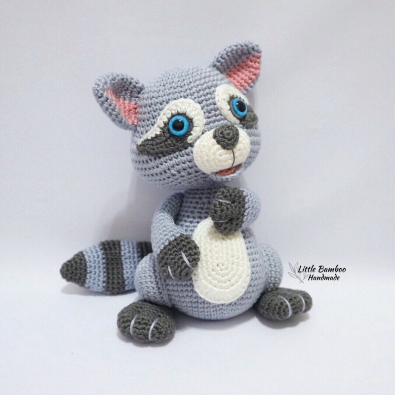 Ringo The Raccoon amigurumi pattern - Amigurumi.com