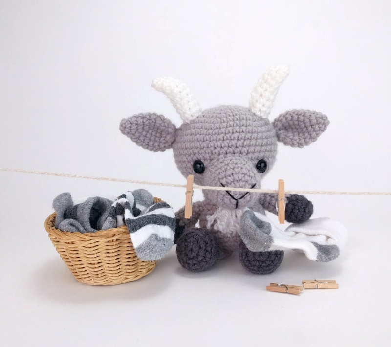 Gordon the Goat amigurumi pattern - Amigurumi.com