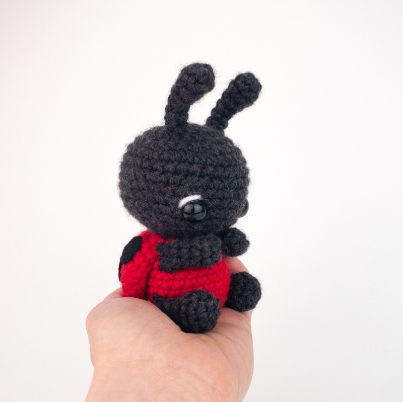 Lulu the Ladybug amigurumi pattern - Amigurumi.com