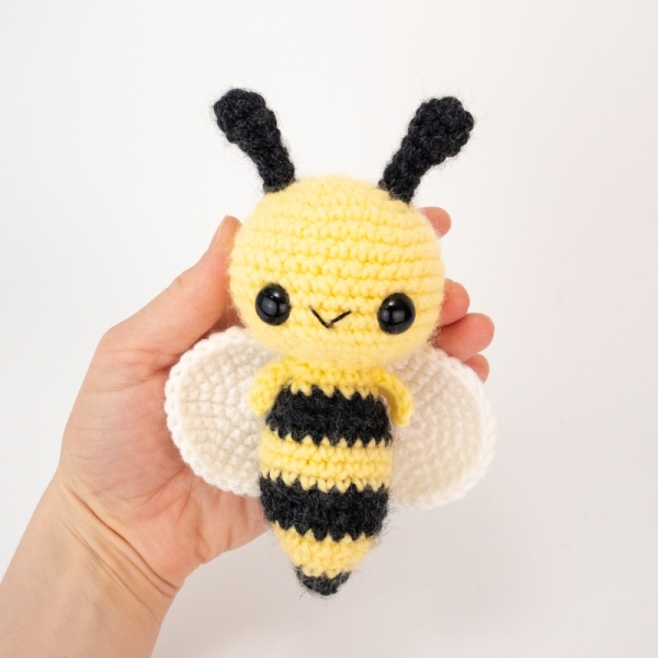 Phoebee the Bumblebee amigurumi pattern - Amigurumi.com