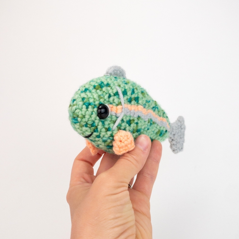 Ripple the Rainbow Trout amigurumi pattern - Amigurumi.com