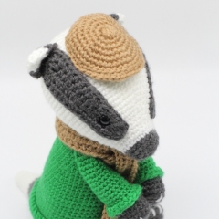 Mr. Timothy Badger amigurumi pattern - Amigurumi.com