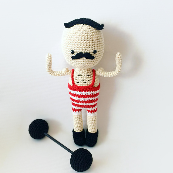 Jules, the Strongman amigurumi pattern - Amigurumi.com