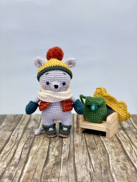 Lucas the dress-up mouse amigurumi pattern - Amigurumi.com
