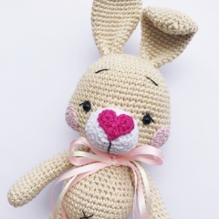 Lolly the little Bunny amigurumi pattern - Amigurumi.com