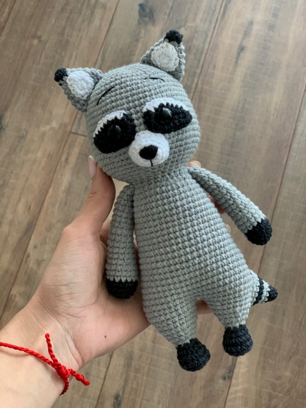 Raccoon Mika amigurumi pattern - Amigurumi.com