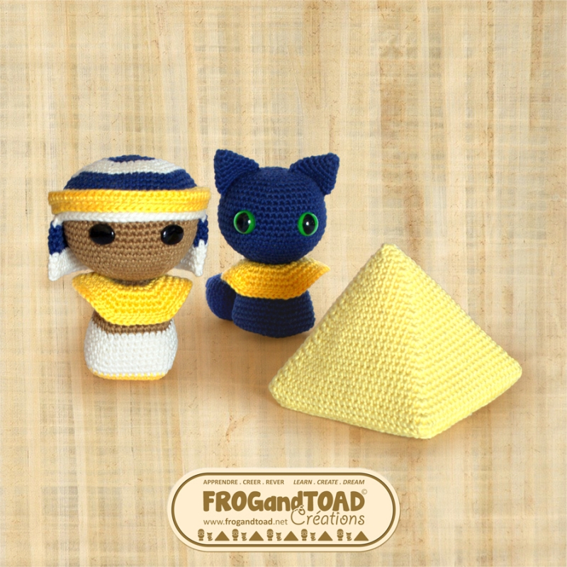 CHIBI Egypt - Bastet Cat Pharaoh Pyramid amigurumi pattern - Amigurumi.com