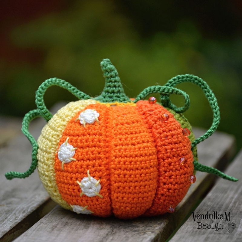 Patchwork pumpkin amigurumi pattern - Amigurumi.com