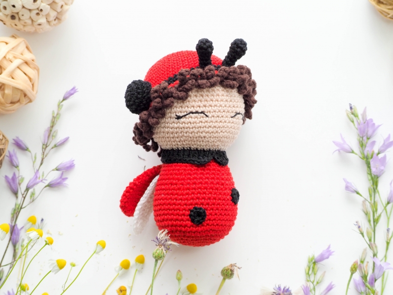 Crochet Lady Bug amigurumi pattern - Amigurumi.com