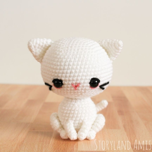 Cupcake the Kitty Cat amigurumi pattern - Amigurumi.com