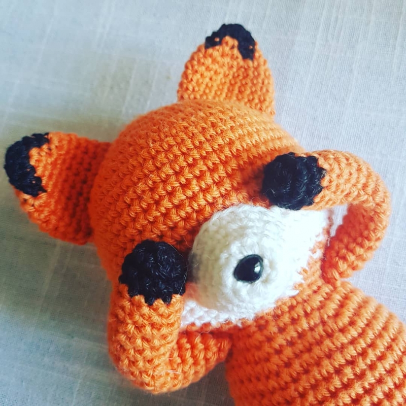 Fergus the fiery fox amigurumi pattern - Amigurumi.com