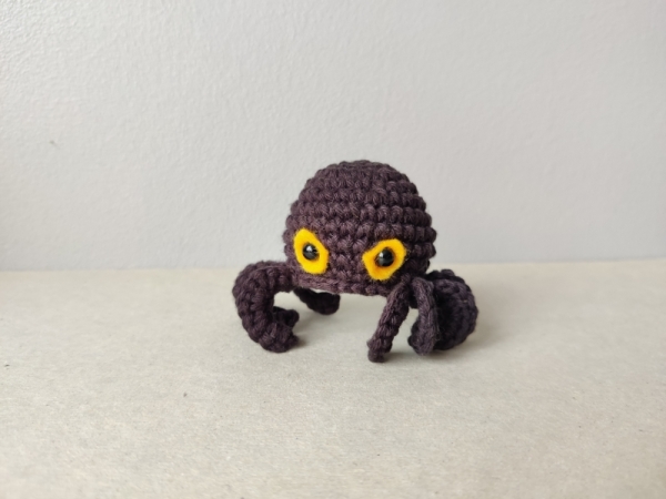 Tiny Spider amigurumi pattern - Amigurumi.com