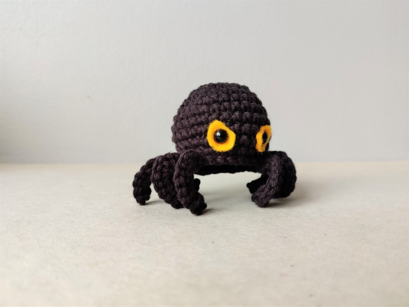 Tiny Spider amigurumi pattern - Amigurumi.com