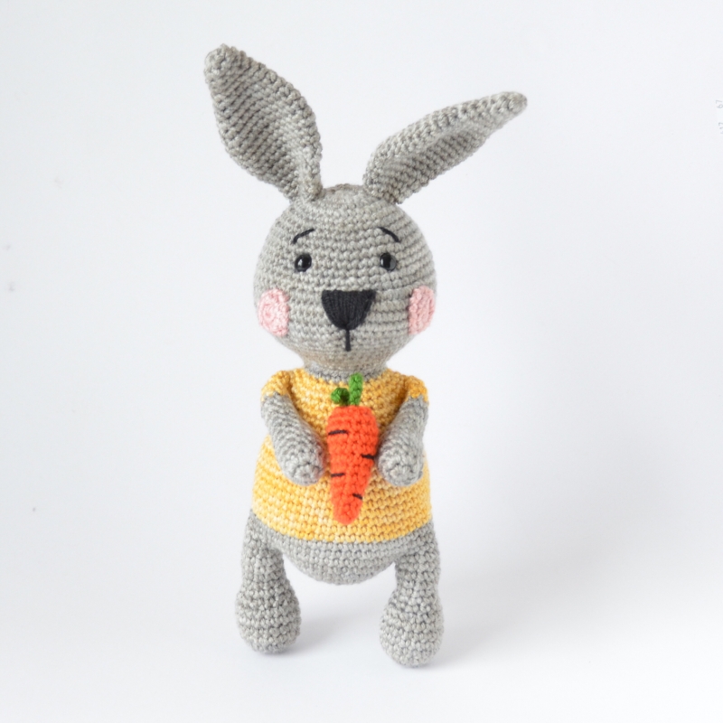 Easter Bunny amigurumi pattern - Amigurumi.com