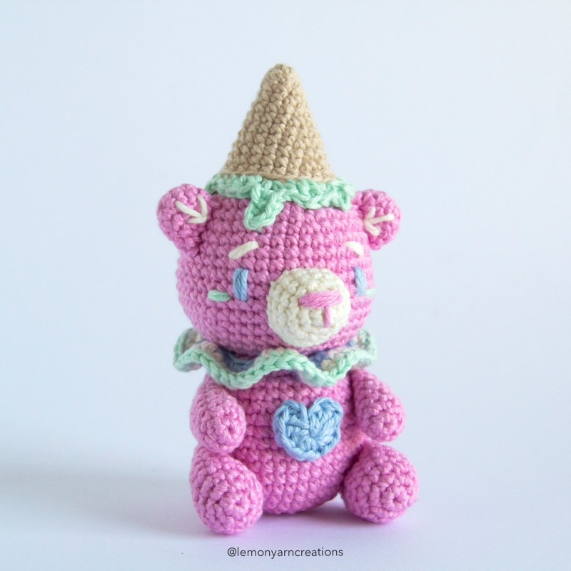 Candy Bear amigurumi pattern - Amigurumi.com