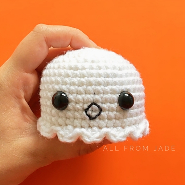 Boo the Ghost amigurumi pattern - Amigurumi.com