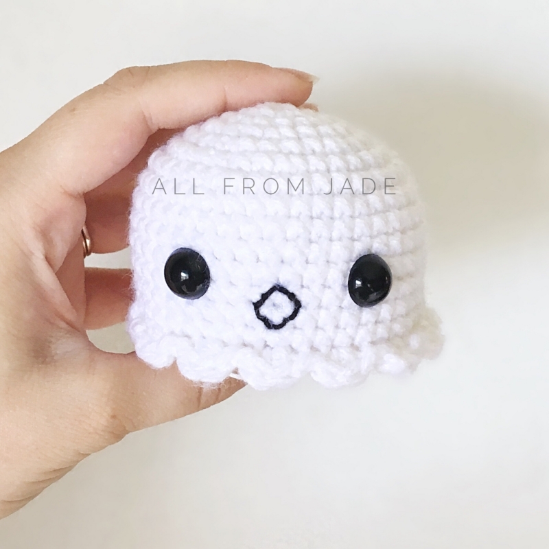 Boo the Ghost amigurumi pattern - Amigurumi.com