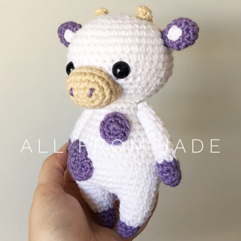 Chloe the Small Cow amigurumi pattern - Amigurumi.com