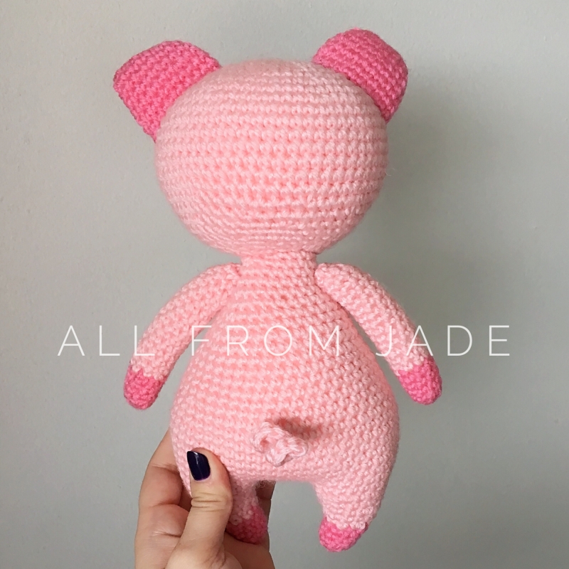 Colin the Pig amigurumi pattern - Amigurumi.com
