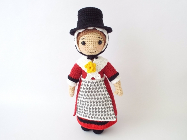 Gwen the Welsh Doll amigurumi pattern - Amigurumi.com