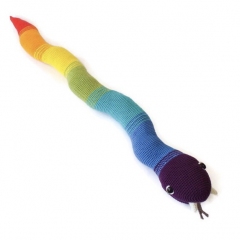 Septimus the Rainbow Snake amigurumi pattern - Amigurumi.com