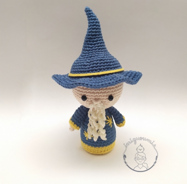Little Big Wizard amigurumi pattern - Amigurumi.com