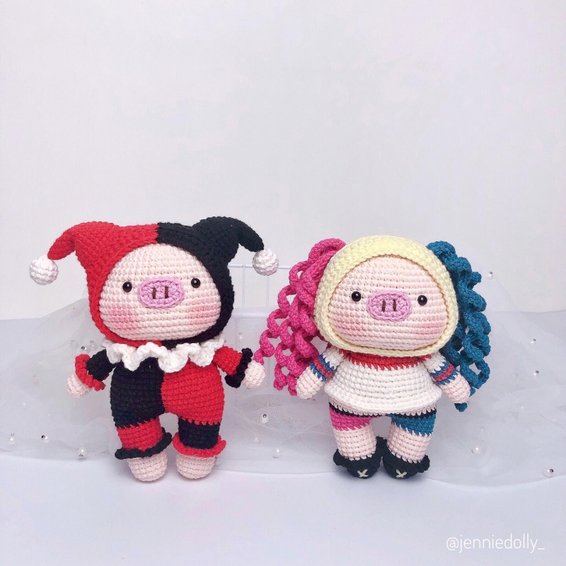The Harley Quinn Pig - movie version amigurumi pattern - Amigurumi.com