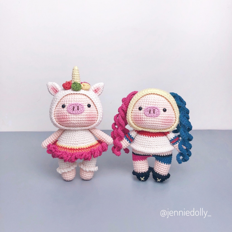 The Harley Quinn Pig - movie version amigurumi pattern - Amigurumi.com