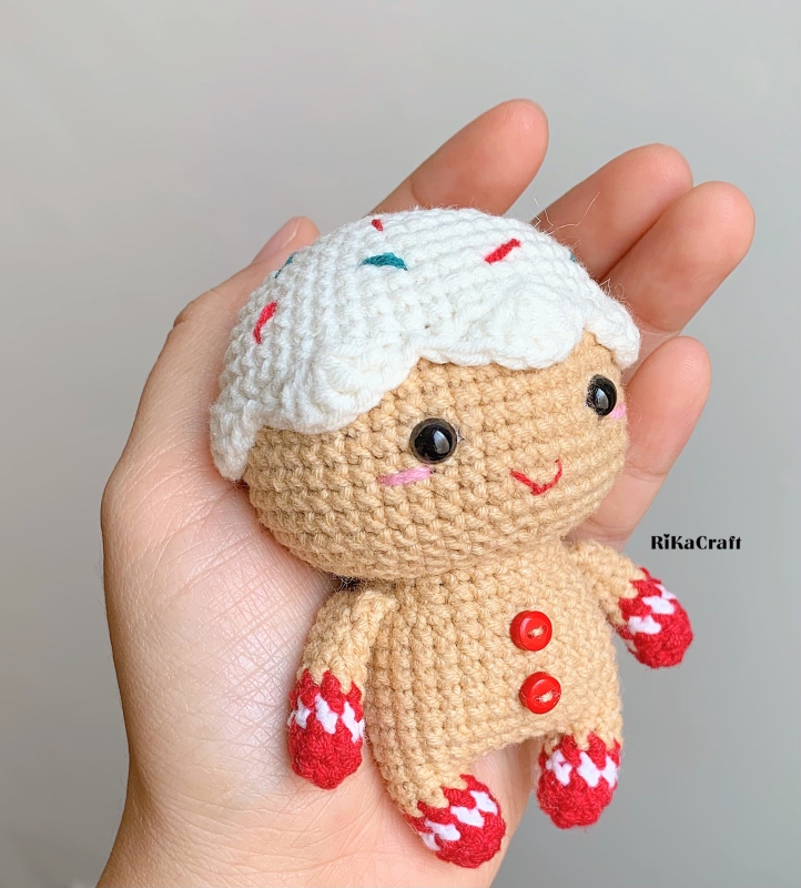 Mini Gingerbread - Free amigurumi pattern