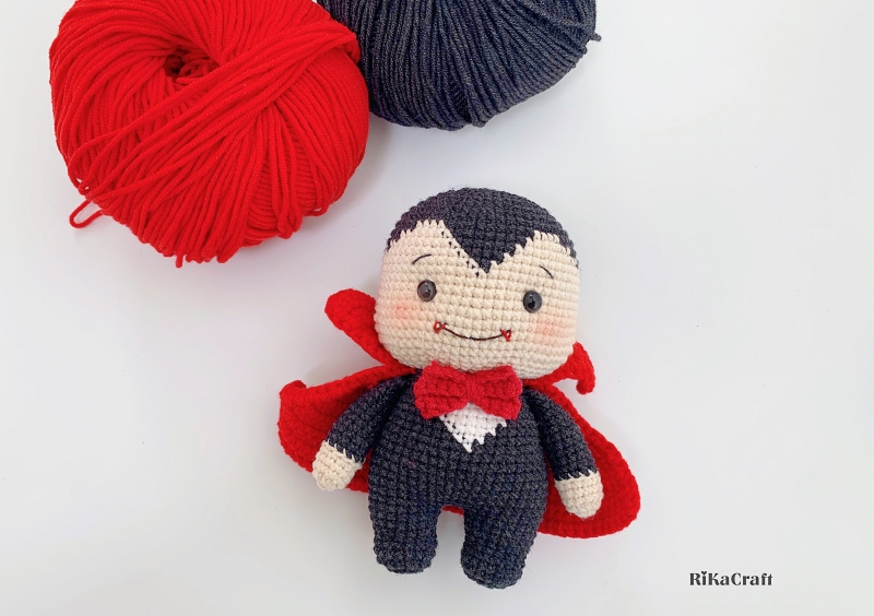 Vampire amigurumi pattern - Amigurumi.com
