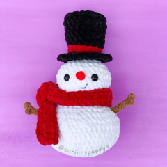Dress Up Snowman amigurumi pattern - Amigurumi.com
