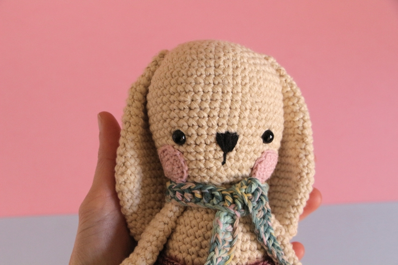 Amit, the friendly rabbit amigurumi pattern - Amigurumi.com