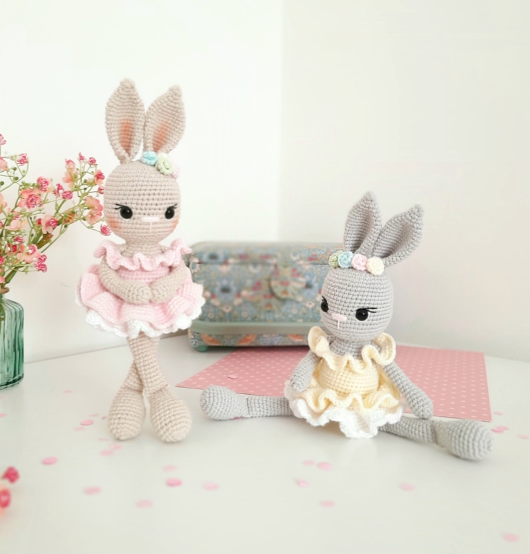 Belle the Ballerina Bunny amigurumi pattern - Amigurumi.com