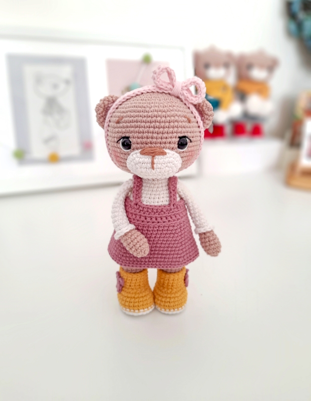 Tilly the Bear amigurumi pattern - Amigurumi.com