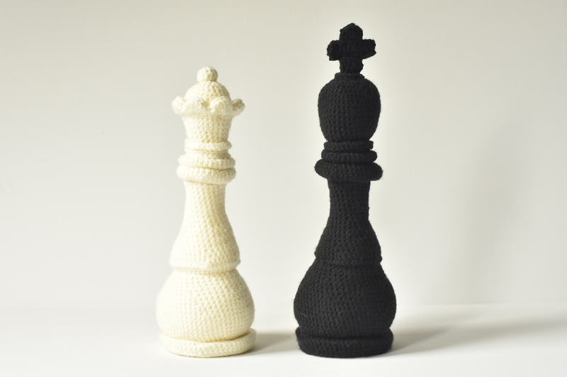 Chess King and Queen amigurumi pattern - Amigurumi.com