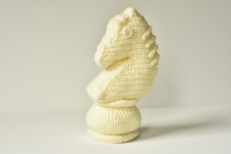 Chess Knight amigurumi pattern - Amigurumi.com